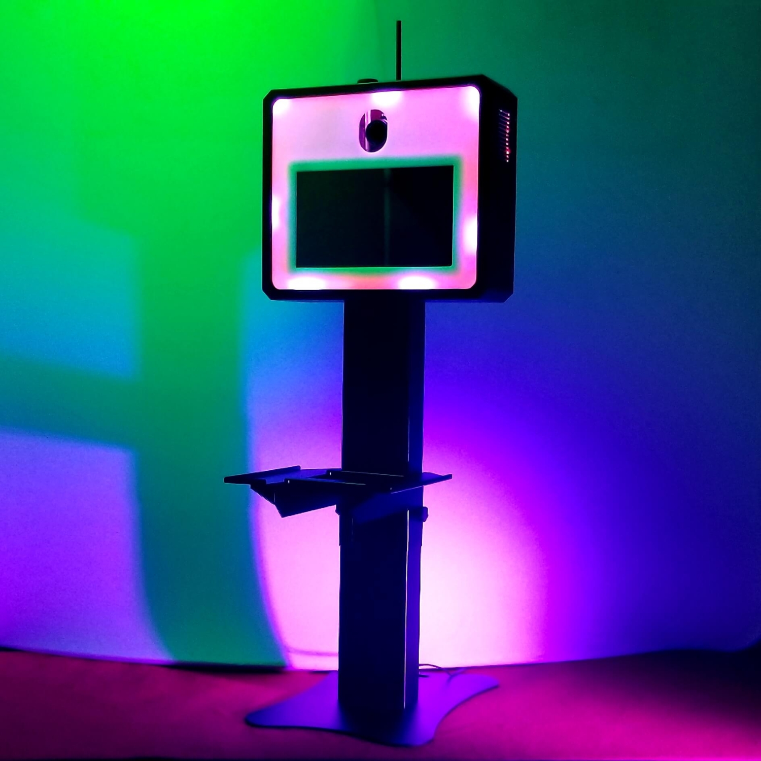 10ft Curved Backdrop - Photo Booth International