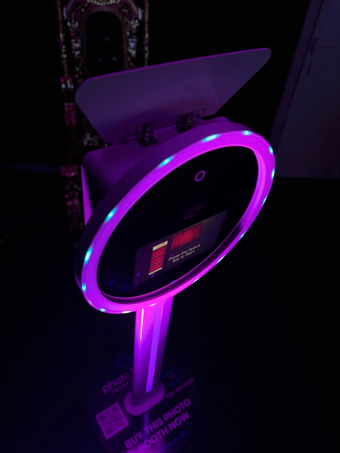 Cloee Ring Light Photo Booth | Photo Booth International